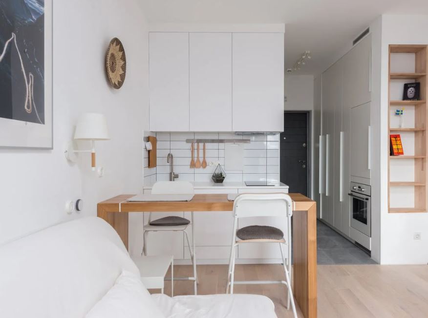 Airbnb Hocking Hills Storage Container